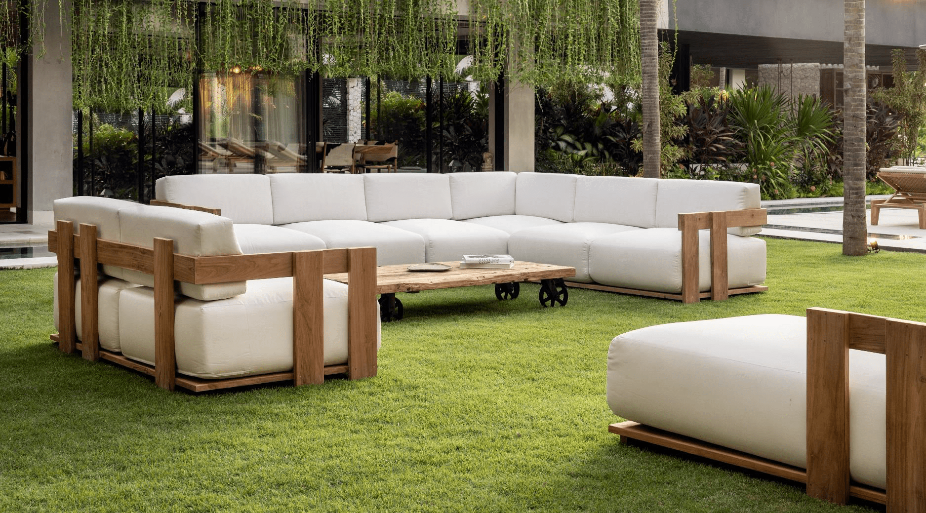 Daybeds And Occassionals - The Laurel Group Outdoor living